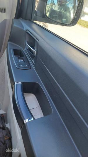 Melns Chrysler Grand Voyager 2008 Tartu, ar dzinēja tilpumu 2.80 L un nobraukumu 335 tūkst. km par 4300 €, foto 20 vietnē AUTOMOTO.COM.LV