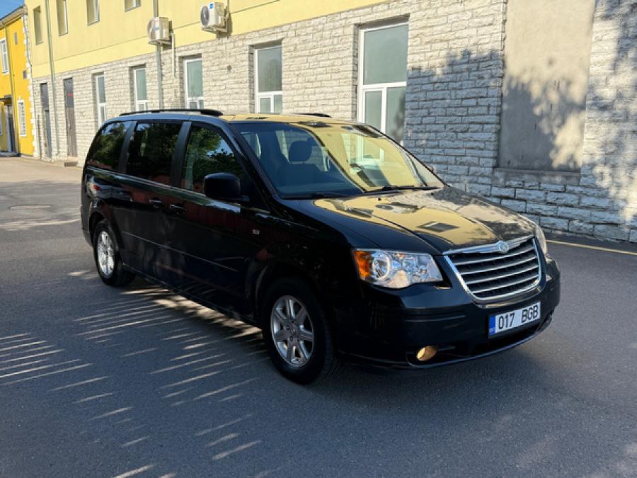 Black Chrysler Grand Voyager 2009 in Tallinn, with an engine capacity of 2.70 L and mileage of 328 thousand km for 3000 €, photo 3 on AUTOMOTO.COM.LV