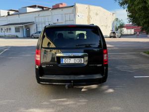 Black Chrysler Grand Voyager 2009 in Tallinn, with an engine capacity of 2.70 L and mileage of 328 thousand km for 3000 €, photo 19 on AUTOMOTO.COM.LV