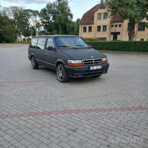 Black Chrysler Grand Voyager 1994 in Dobele, with an engine capacity of 2.50 L and mileage of 470 thousand km for 2000 €, photo 3 on AUTOMOTO.COM.LV