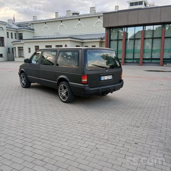Melns Chrysler Grand Voyager 1994 Dobele, ar dzinēja tilpumu 2.50 L un nobraukumu 470 tūkst. km par 2000 €, foto 4 vietnē AUTOMOTO.COM.LV