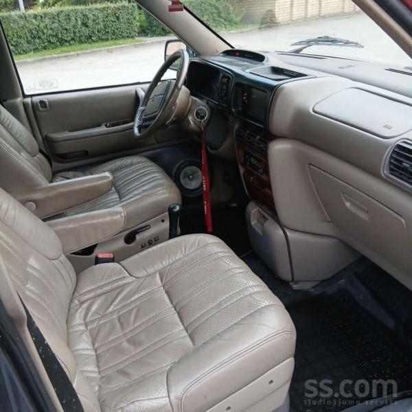 Melns Chrysler Grand Voyager 1994 Dobele, ar dzinēja tilpumu 2.50 L un nobraukumu 470 tūkst. km par 2000 €, foto 7 vietnē AUTOMOTO.COM.LV