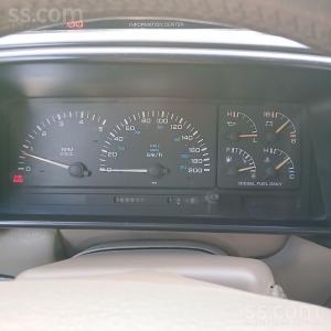 Black Chrysler Grand Voyager 1994 in Dobele, with an engine capacity of 2.50 L and mileage of 470 thousand km for 2000 €, photo 14 on AUTOMOTO.COM.LV