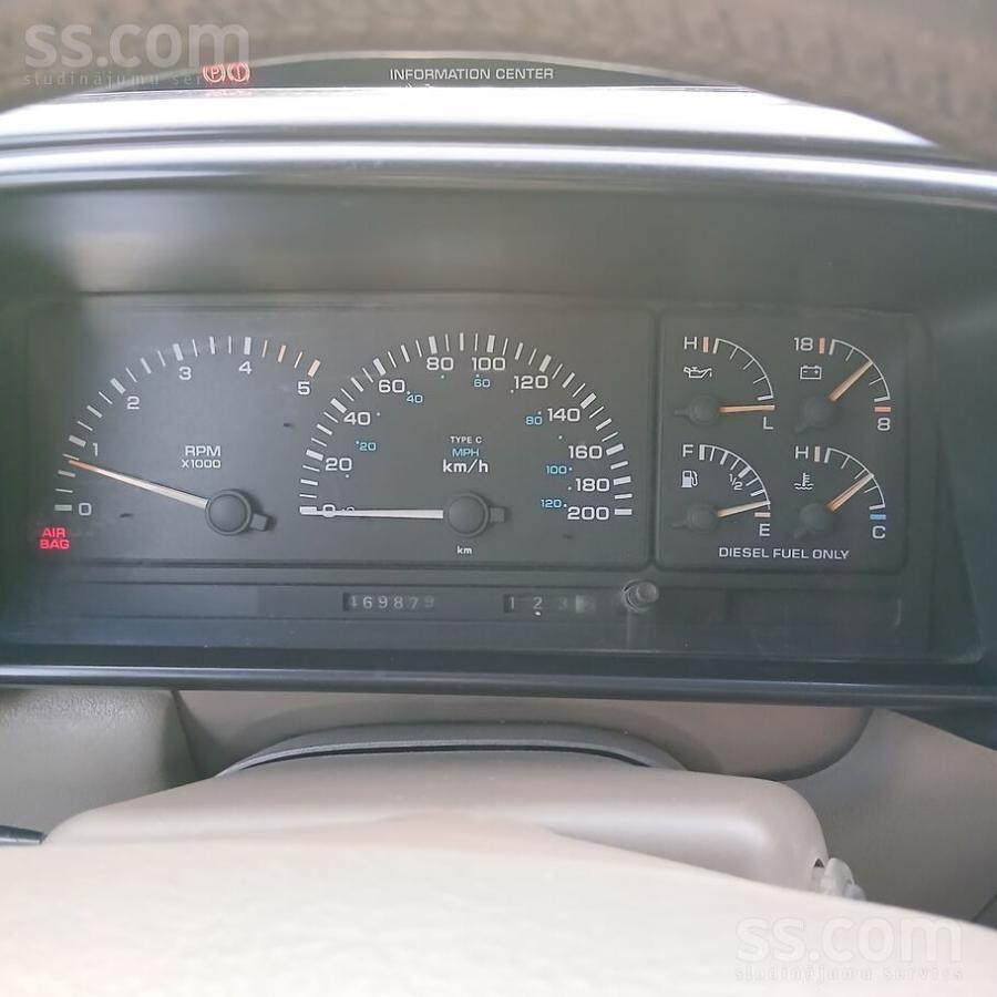 Black Chrysler Grand Voyager 1994 in Dobele, with an engine capacity of 2.50 L and mileage of 470 thousand km for 2000 €, photo 14 on AUTOMOTO.COM.LV