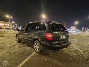 Black Chrysler Grand Voyager 2001 in Vilnius, with an engine capacity of 2.50 L and mileage of 299 thousand km for 1250 €, photo 6 on AUTOMOTO.COM.LV