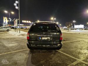 Black Chrysler Grand Voyager 2001 in Vilnius, with an engine capacity of 2.50 L and mileage of 299 thousand km for 1250 €, photo 8 on AUTOMOTO.COM.LV