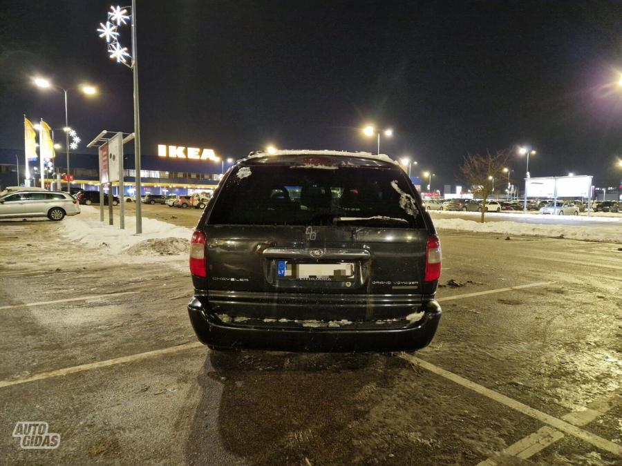 Black Chrysler Grand Voyager 2001 in Vilnius, with an engine capacity of 2.50 L and mileage of 299 thousand km for 1250 €, photo 8 on AUTOMOTO.COM.LV