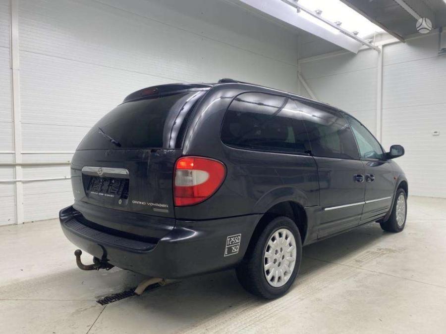 Melns Chrysler Grand Voyager 2001 Radviliškis, ar dzinēja tilpumu 3.30 L un nobraukumu 264 tūkst. km par 950 €, foto 3 vietnē AUTOMOTO.COM.LV