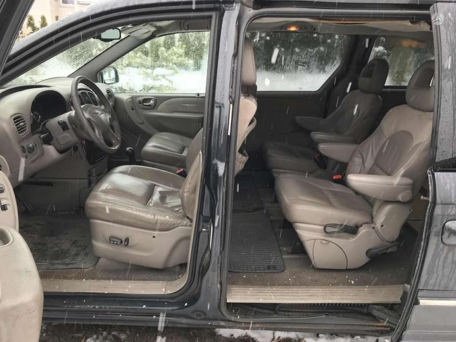 Melns Chrysler Grand Voyager 2002 Varėna, ar dzinēja tilpumu 2.50 L un nobraukumu 465 tūkst. km par 550 €, foto 6 vietnē AUTOMOTO.COM.LV