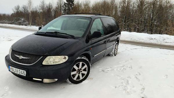 Black Chrysler Grand Voyager 2002 in Vilnius, with an engine capacity of 2.50 L and mileage of 358 thousand km for 1350 €, photo 1 on AUTOMOTO.COM.LV