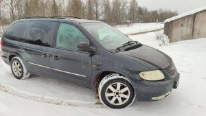 Black Chrysler Grand Voyager 2002 in Vilnius, with an engine capacity of 2.50 L and mileage of 358 thousand km for 1350 €, photo 3 on AUTOMOTO.COM.LV