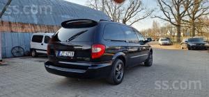 Black Chrysler Grand Voyager 2003 in Valmiera, with an engine capacity of 2.50 L and mileage of 339 thousand km for 1600 €, photo 3 on AUTOMOTO.COM.LV