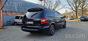 Black Chrysler Grand Voyager 2003 in Valmiera, with an engine capacity of 2.50 L and mileage of 339 thousand km for 1600 €, photo 4 on AUTOMOTO.COM.LV