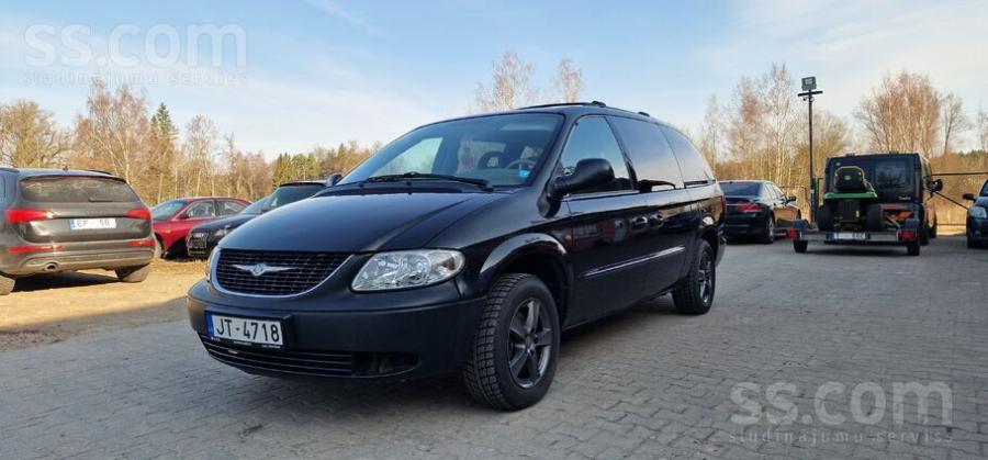 Black Chrysler Grand Voyager 2003 in Valmiera, with an engine capacity of 2.50 L and mileage of 339 thousand km for 1600 €, photo 7 on AUTOMOTO.COM.LV