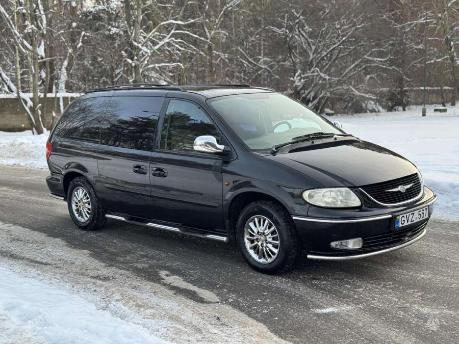 Melns Chrysler Grand Voyager 2003 Viļņa, ar dzinēja tilpumu 2.43 L un nobraukumu 155 tūkst. km par 2900 €, foto 1 vietnē AUTOMOTO.COM.LV