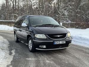 Melns Chrysler Grand Voyager 2003 Viļņa, ar dzinēja tilpumu 2.43 L un nobraukumu 155 tūkst. km par 2900 €, foto 2 vietnē AUTOMOTO.COM.LV