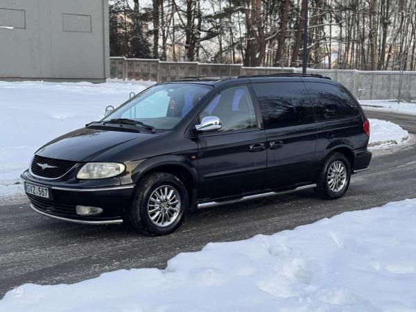 Black Chrysler Grand Voyager 2003 in Vilnius, with an engine capacity of 2.43 L and mileage of 155 thousand km for 2900 €, photo 4 on AUTOMOTO.COM.LV