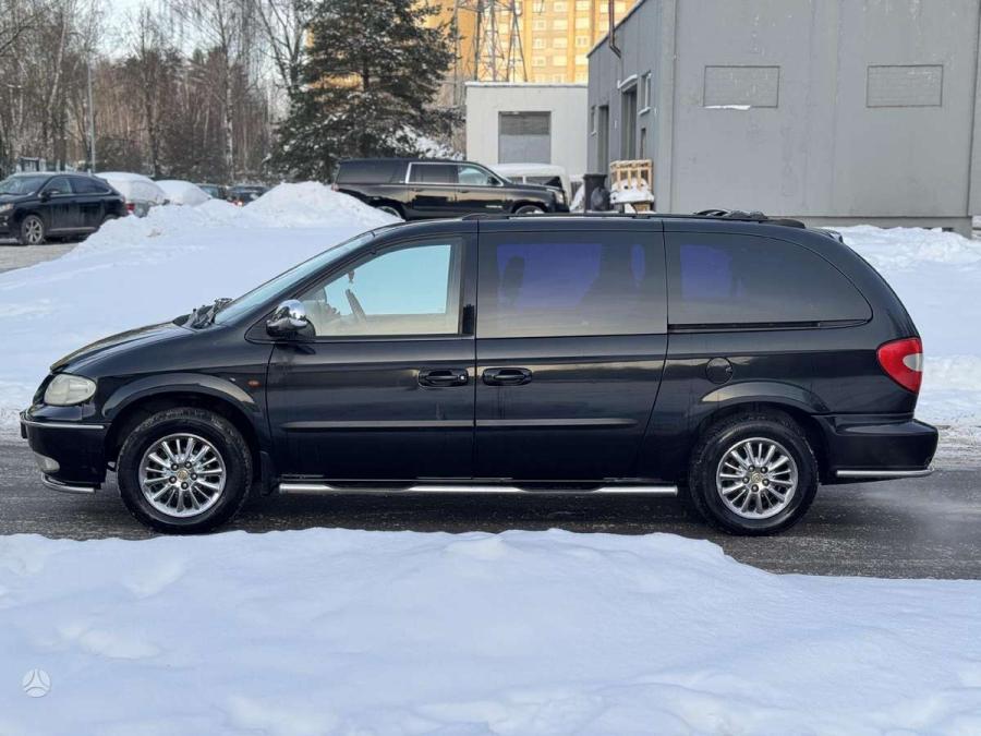 Melns Chrysler Grand Voyager 2003 Viļņa, ar dzinēja tilpumu 2.43 L un nobraukumu 155 tūkst. km par 2900 €, foto 5 vietnē AUTOMOTO.COM.LV