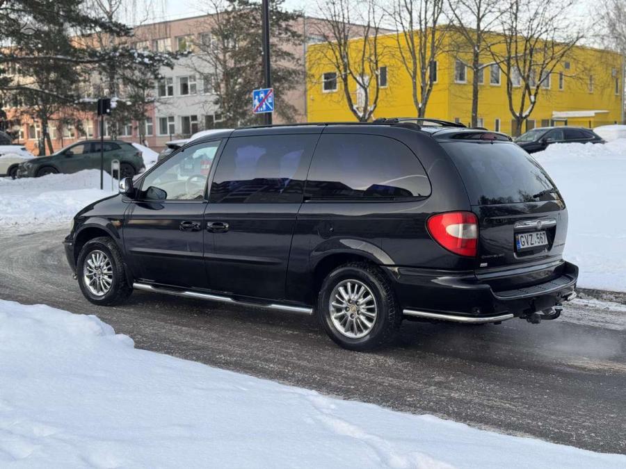 Melns Chrysler Grand Voyager 2003 Viļņa, ar dzinēja tilpumu 2.43 L un nobraukumu 155 tūkst. km par 2900 €, foto 6 vietnē AUTOMOTO.COM.LV