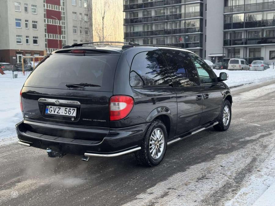 Melns Chrysler Grand Voyager 2003 Viļņa, ar dzinēja tilpumu 2.43 L un nobraukumu 155 tūkst. km par 2900 €, foto 9 vietnē AUTOMOTO.COM.LV