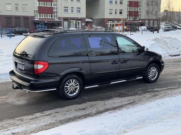 Black Chrysler Grand Voyager 2003 in Vilnius, with an engine capacity of 2.43 L and mileage of 155 thousand km for 2900 €, photo 10 on AUTOMOTO.COM.LV