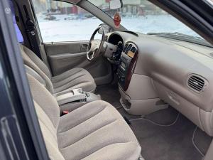 Melns Chrysler Grand Voyager 2003 Viļņa, ar dzinēja tilpumu 2.43 L un nobraukumu 155 tūkst. km par 2900 €, foto 19 vietnē AUTOMOTO.COM.LV