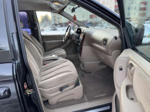 Melns Chrysler Grand Voyager 2003 Viļņa, ar dzinēja tilpumu 2.43 L un nobraukumu 155 tūkst. km par 2900 €, foto 21 vietnē AUTOMOTO.COM.LV