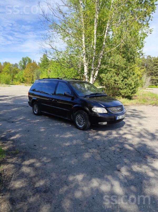 Black Chrysler Grand Voyager 2003 in Jurmala, with an engine capacity of 3.30 L and mileage of 379 thousand km for 2200 €, photo 6 on AUTOMOTO.COM.LV