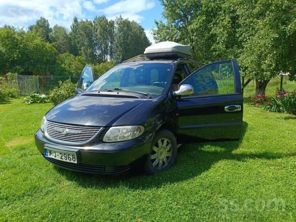 Melns Chrysler Grand Voyager 2003 Rīga, ar dzinēja tilpumu 2.50 L un nobraukumu 445 tūkst. km par 1600 €, foto 1 vietnē AUTOMOTO.COM.LV