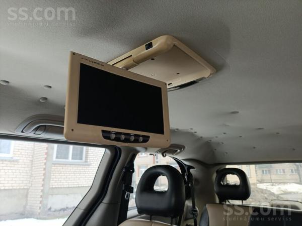 Melns Chrysler Grand Voyager 2003 Rīga, ar dzinēja tilpumu 2.50 L un nobraukumu 445 tūkst. km par 1600 €, foto 8 vietnē AUTOMOTO.COM.LV