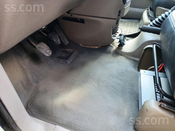 Melns Chrysler Grand Voyager 2003 Rīga, ar dzinēja tilpumu 2.50 L un nobraukumu 445 tūkst. km par 1600 €, foto 10 vietnē AUTOMOTO.COM.LV