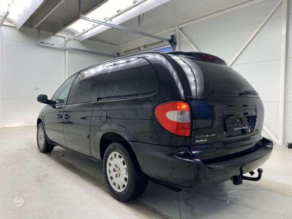 Melns Chrysler Grand Voyager 2004 Radviliškis, ar dzinēja tilpumu 2.40 L un nobraukumu 217 tūkst. km par 1996 €, foto 4 vietnē AUTOMOTO.COM.LV