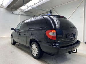 Melns Chrysler Grand Voyager 2004 Radviliškis, ar dzinēja tilpumu 2.40 L un nobraukumu 217 tūkst. km par 1996 €, foto 4 vietnē AUTOMOTO.COM.LV
