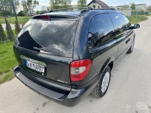 Melns Chrysler Grand Voyager 2004 Kauņa, ar dzinēja tilpumu 2.80 L un nobraukumu 380 tūkst. km par 1650 €, foto 4 vietnē AUTOMOTO.COM.LV