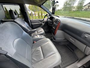 Melns Chrysler Grand Voyager 2004 Kauņa, ar dzinēja tilpumu 2.80 L un nobraukumu 380 tūkst. km par 1650 €, foto 12 vietnē AUTOMOTO.COM.LV