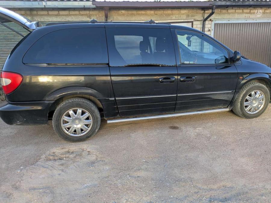 Melns Chrysler Grand Voyager 2004 Tauragė, ar dzinēja tilpumu 3.30 L un nobraukumu 372 tūkst. km par 900 €, foto 3 vietnē AUTOMOTO.COM.LV