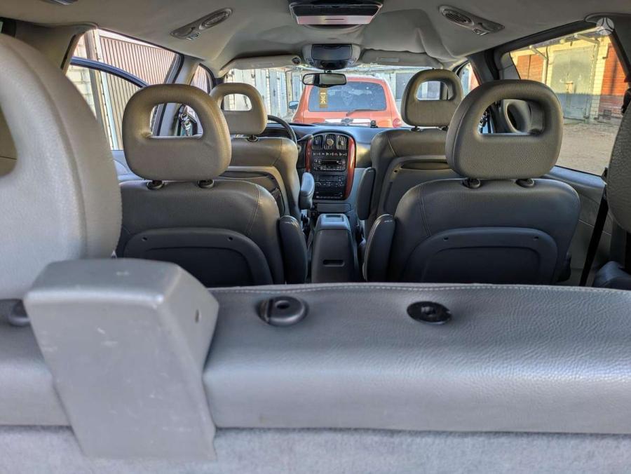 Melns Chrysler Grand Voyager 2004 Tauragė, ar dzinēja tilpumu 3.30 L un nobraukumu 372 tūkst. km par 900 €, foto 6 vietnē AUTOMOTO.COM.LV