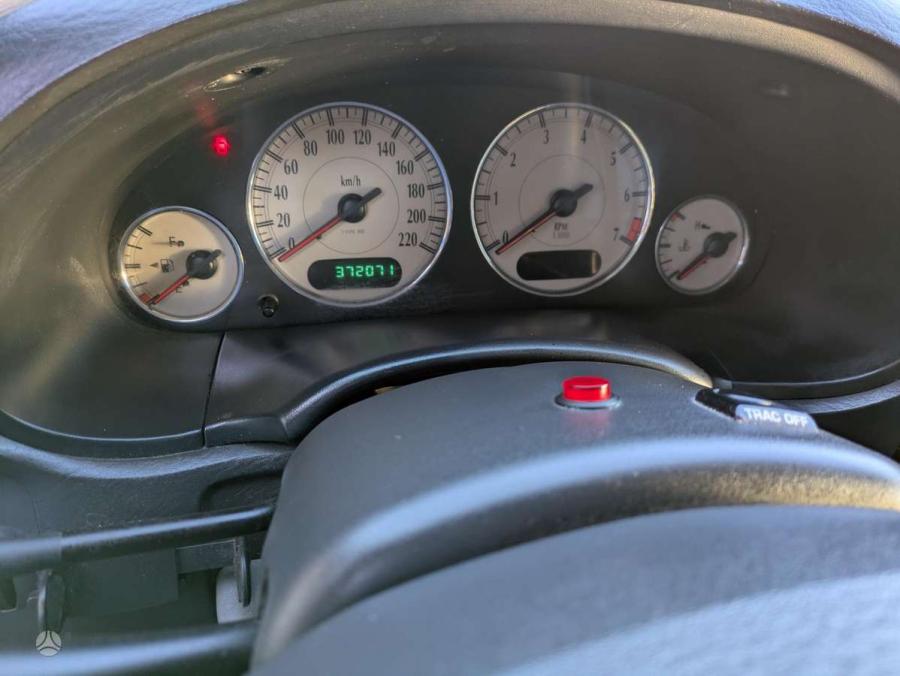 Melns Chrysler Grand Voyager 2004 Tauragė, ar dzinēja tilpumu 3.30 L un nobraukumu 372 tūkst. km par 900 €, foto 9 vietnē AUTOMOTO.COM.LV