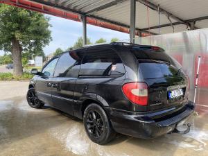 Melns Chrysler Grand Voyager 2004 Jēkabpils, ar dzinēja tilpumu 2.80 L un nobraukumu 431 tūkst. km par 1000 €, foto 4 vietnē AUTOMOTO.COM.LV