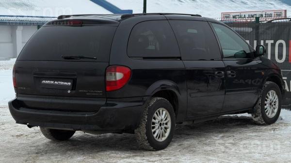 Black Chrysler Grand Voyager 2005 in Liepaja, with an engine capacity of 2.80 L and mileage of 341 thousand km for 1190 €, photo 4 on AUTOMOTO.COM.LV