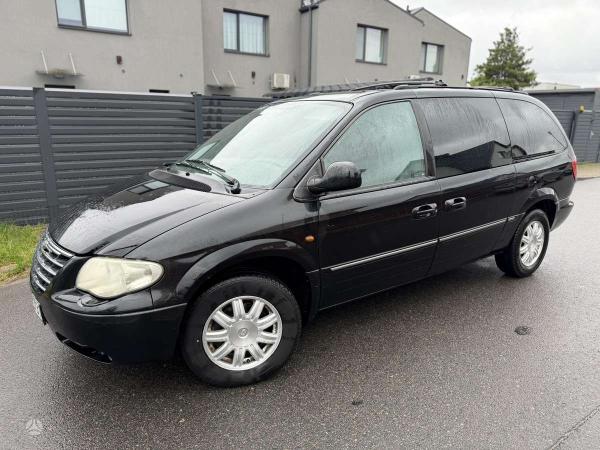 Black Chrysler Grand Voyager 2005 in Kaunas, with an engine capacity of 3.30 L and mileage of 298 thousand km for 1000 €, photo 2 on AUTOMOTO.COM.LV