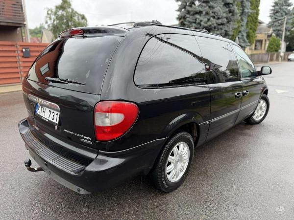 Black Chrysler Grand Voyager 2005 in Kaunas, with an engine capacity of 3.30 L and mileage of 298 thousand km for 1000 €, photo 6 on AUTOMOTO.COM.LV