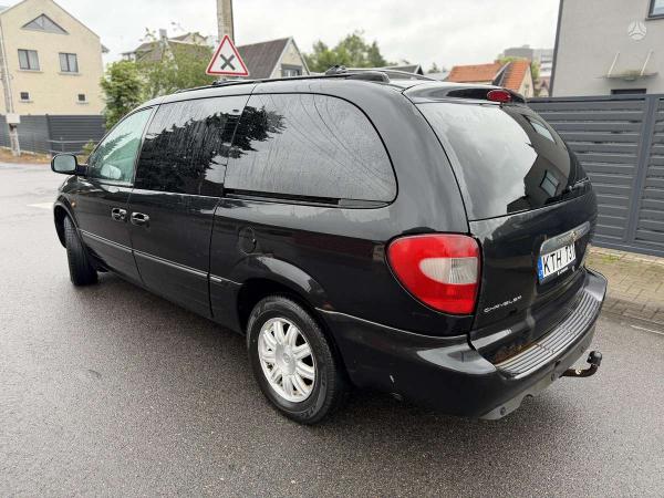 Black Chrysler Grand Voyager 2005 in Kaunas, with an engine capacity of 3.30 L and mileage of 298 thousand km for 1000 €, photo 9 on AUTOMOTO.COM.LV
