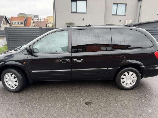 Black Chrysler Grand Voyager 2005 in Kaunas, with an engine capacity of 3.30 L and mileage of 298 thousand km for 1000 €, photo 10 on AUTOMOTO.COM.LV