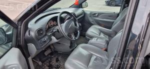 Black Chrysler Grand Voyager 2005 in Riga, with an engine capacity of 2.80 L and mileage of 342 thousand km for 1650 €, photo 8 on AUTOMOTO.COM.LV