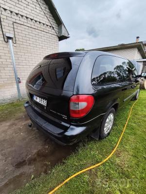 Black Chrysler Grand Voyager 2006 in Jurmala, with an engine capacity of 3.30 L and mileage of 330 thousand km for 2500 €, photo 4 on AUTOMOTO.COM.LV
