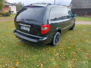 Black Chrysler Grand Voyager 2006 in Riga, with an engine capacity of 3.30 L and mileage of 375 thousand km for 1400 €, photo 4 on AUTOMOTO.COM.LV