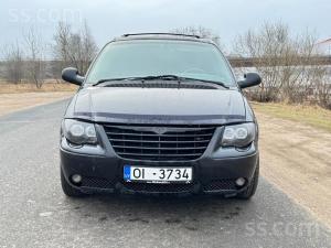 Melns Chrysler Grand Voyager 2006 Rīga, ar dzinēja tilpumu 2.80 L un nobraukumu 370 tūkst. km par 3000 €, foto 3 vietnē AUTOMOTO.COM.LV