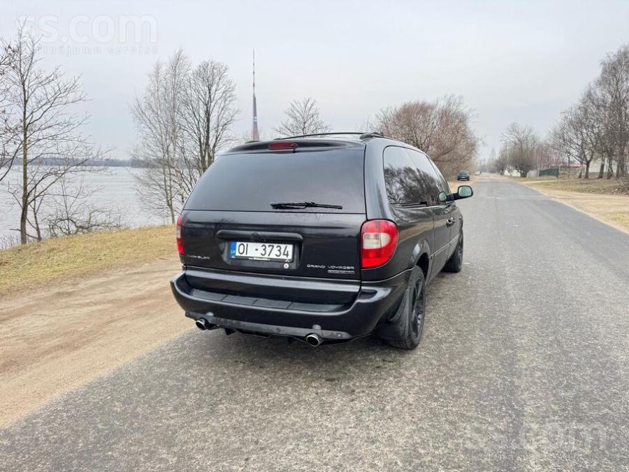 Melns Chrysler Grand Voyager 2006 Rīga, ar dzinēja tilpumu 2.80 L un nobraukumu 370 tūkst. km par 3000 €, foto 6 vietnē AUTOMOTO.COM.LV