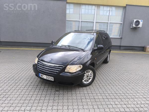 Black Chrysler Grand Voyager 2006 in Riga, with an engine capacity of 3.30 L and mileage of 282 thousand km for 2390 €, photo 2 on AUTOMOTO.COM.LV